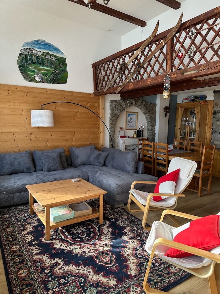 Walk To The Slopes! Spacious 2 Bedroom Apartment - Val-d'Illiez