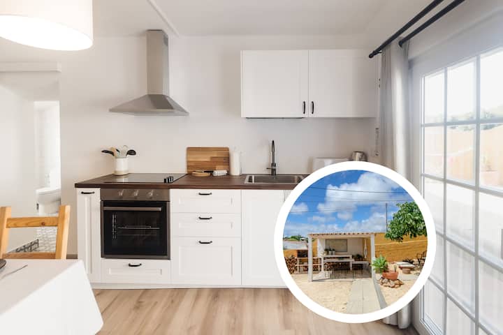 Full House With 2 Units & Shared Garden Space Area - Vila do Bispo