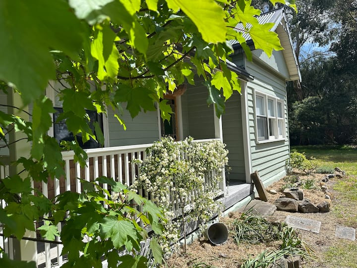 Clyde Cottage (Circa 1910) - Tasmania