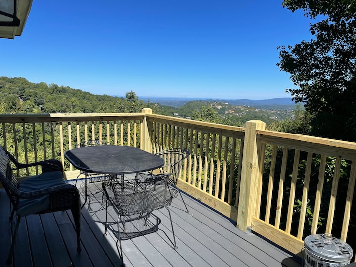 Beau Ciel (Beautiful Sky) Chalet - Gatlinburg, TN
