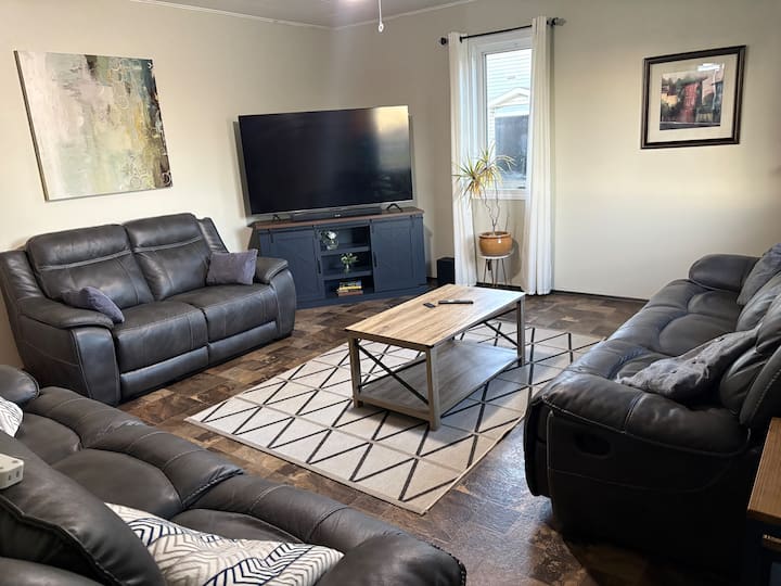 Rustic Charmer, Your Private Home Away From Home. - Swan River