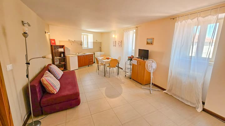 Charming Apartment In The Heart Of Old Town! - Supetar