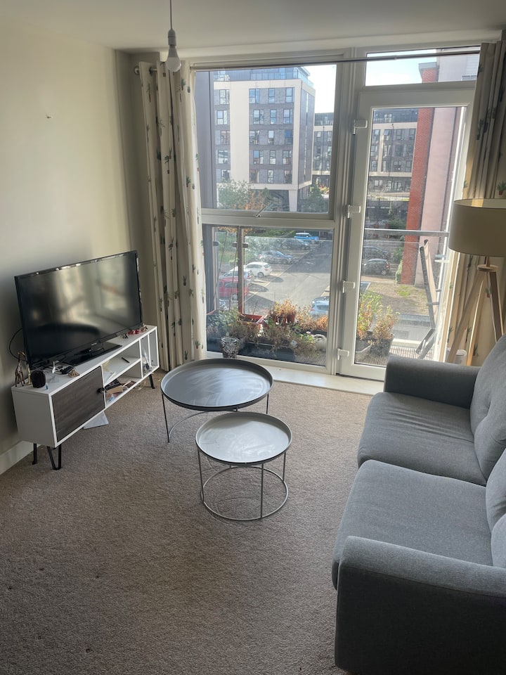 Two Bed Apartment By City Centre - The Whitworth