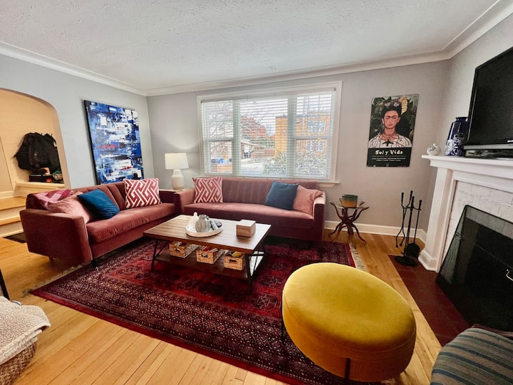 Centrally Located, 3 Bedroom, Charming Home - Ottawa
