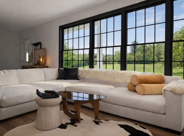 6-acre Lux Estate: Hot Tub, Fireplace, Near Skiing - Narrowsburg, NY