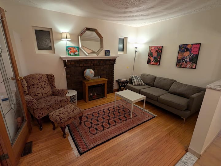 Cozy Bungalow In Mimico - Toronto