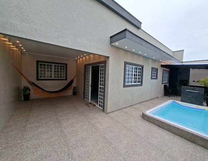 A Casa Azul/ Piscina/3 Quartos/6x Cartão - Férias - Paranaguá