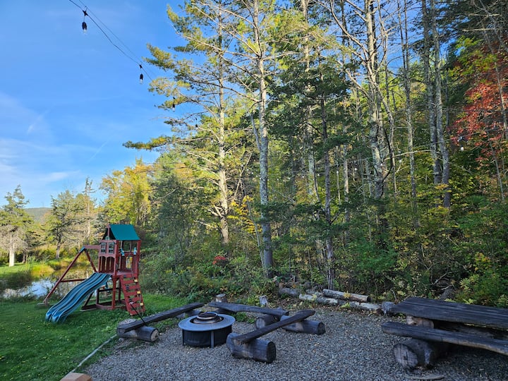 Fall Catskills Getaway! Hot Tub, Fire, Bbq, Ev - Roxbury, NY