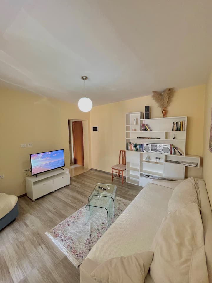 Bllok’s Brightest Gem - Chic Stay In Tirana - Tirana