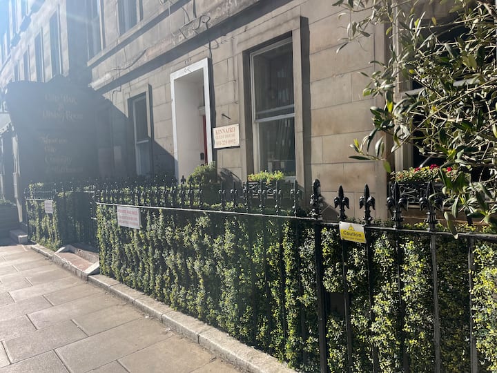 Room 3, Double Bed, Kinnaird Hotel - Edinburgh, UK