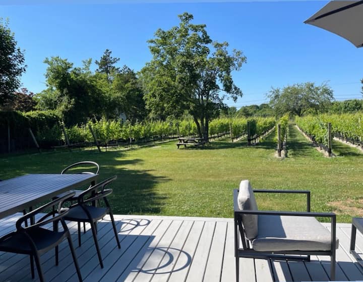 Private Vineyard W/pool, Walk To Beach & Village - Greenport, NY