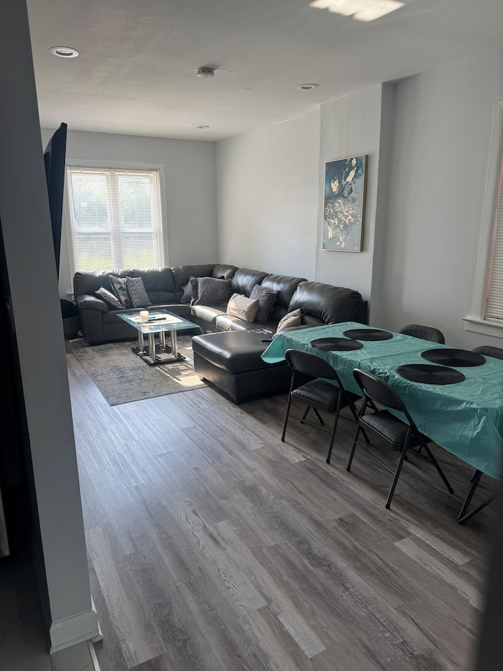 Spacious 3br/2ba • 6 Beds • 15 Mins To Downtown - West Pullman - Chicago