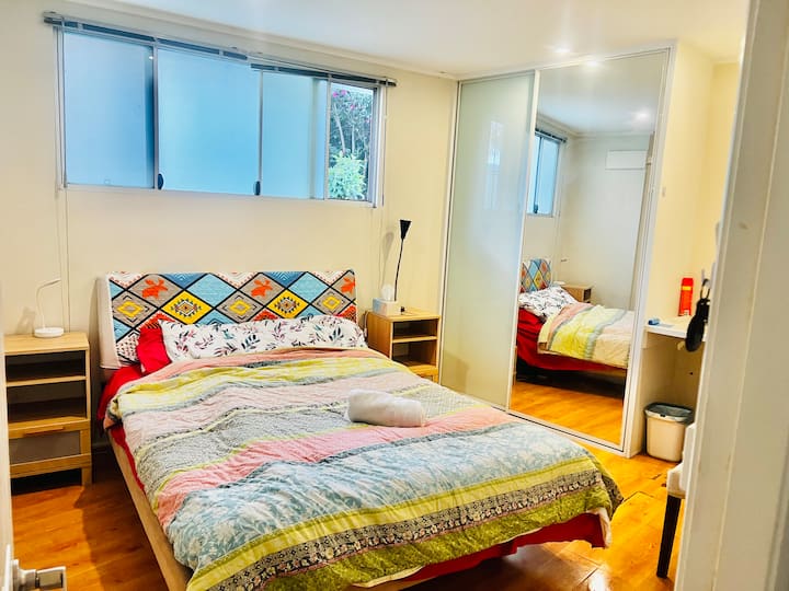Quiet & Cozy Queen Bedroom In Leafy Suburb - Cumberland