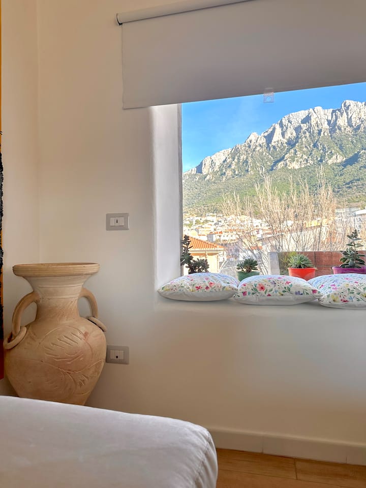 Monolocale Con Vista Sul Monte Corrasi - Sardegna