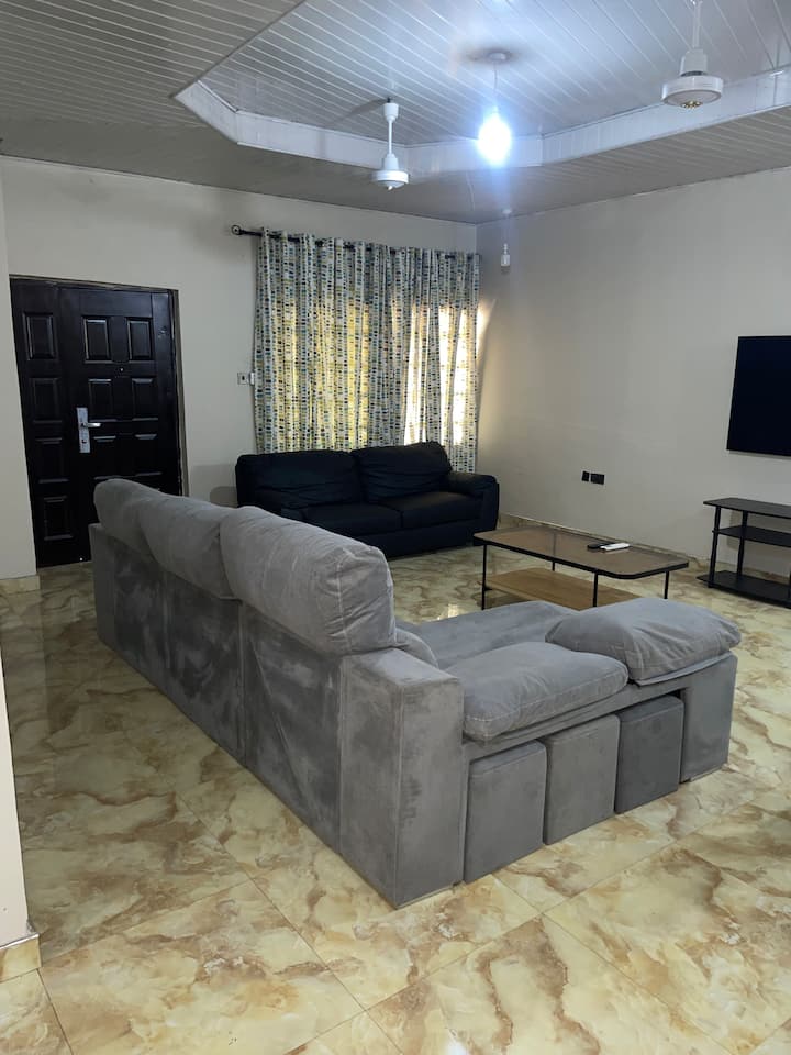 Spacious And Comfortable 2 Bedroom Apartment - Kumasi