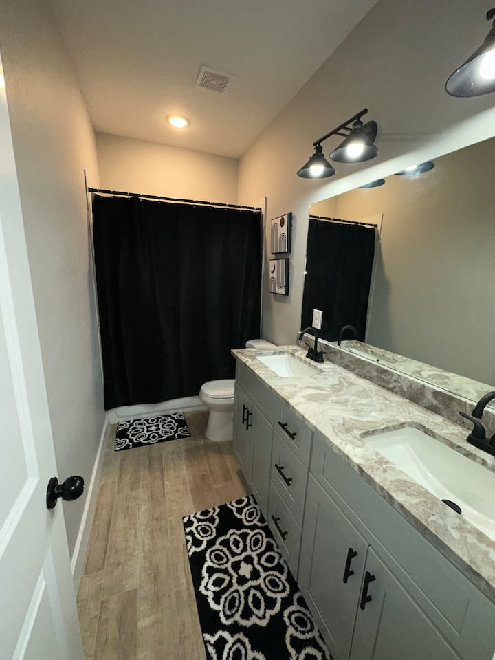Spacious 2br Near Medical Center - Houston, TX