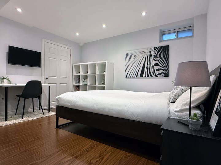 Spacious & Private Entire Bsmt. Suite - Vaughan