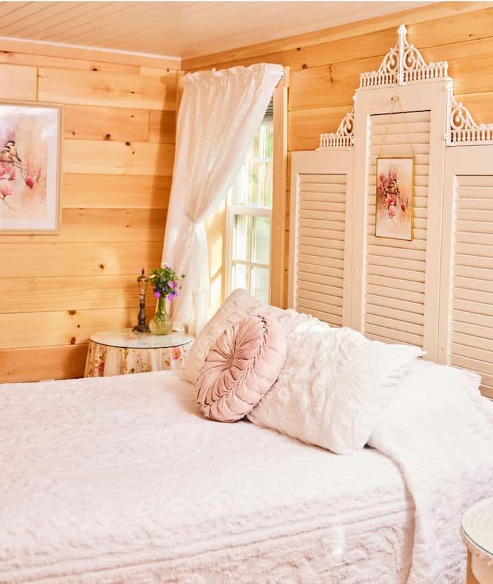 Chickadee Hill~romantic Getaway 15min~lake George - Adirondack Mountains