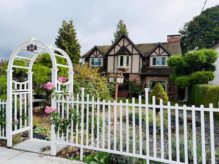 Bright Spacious Garden Suite •Walk-out Patio - Burnaby