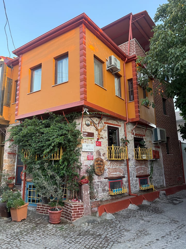 Ayvalığın Ana Merkezde Rum Konağı Tarihi Macaronda - Ayvalık
