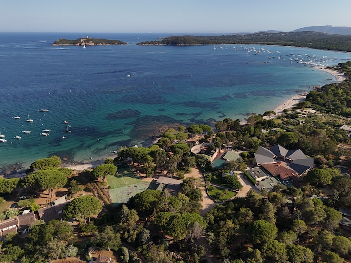 Chalet En Bord De Mer Avec Accès Direct à La Plage - Plage de Pinarellu