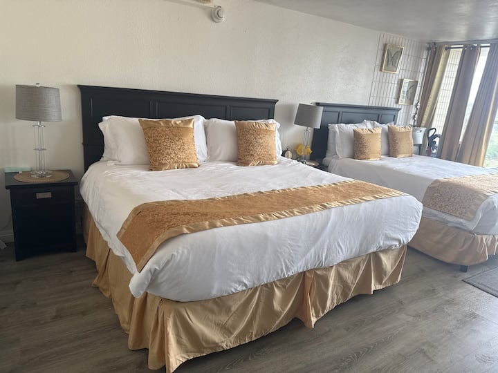 Lovely Studio With Million Dollar View Of Waikiki - Honolulu, HI