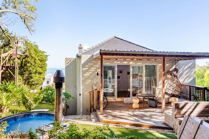 Luxurious Sanctuary, Sea Views, Walk To The Beach - Camps Bay
