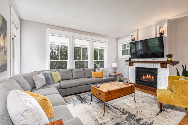 Rivergrass Luxe With Pool + Golf Course Views - The Blue Mountains