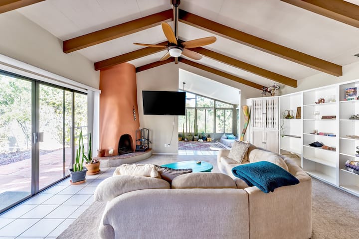 Walk To Epic Trails, Gated Yard, Pets, Remote Work - Sedona, AZ