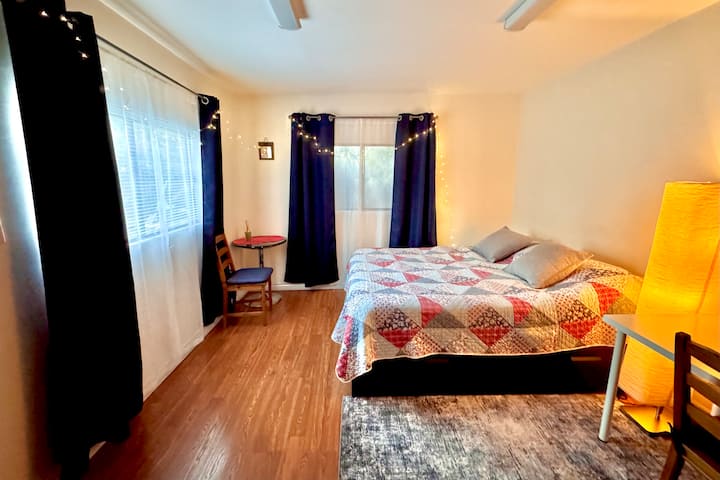 Cozy Guesthouse In West Los Angeles - Los Angeles, CA