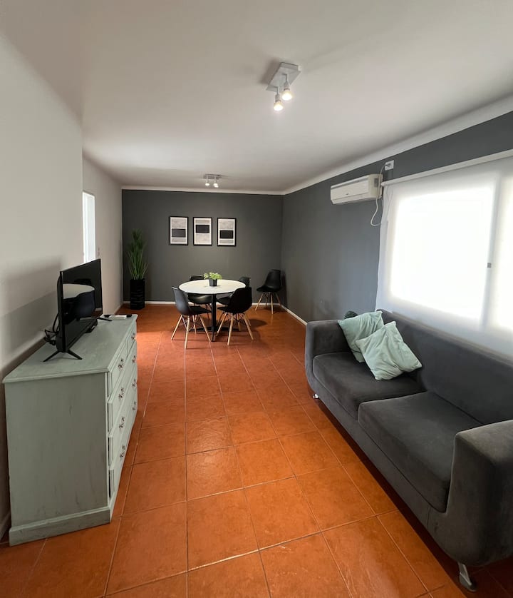 Departamento Con Excelente Ubicación Y Cochera - 멘도사