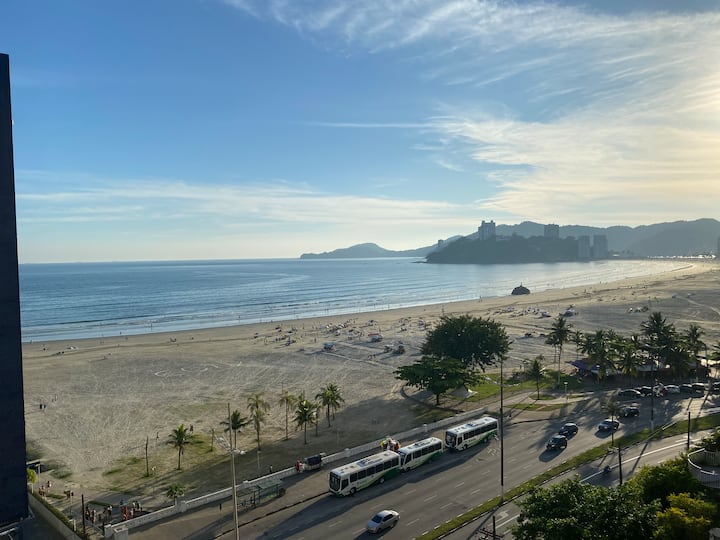 Apartamento Maravilhoso Em Frente Ao Mar Com Duas Vagas Na Garagem Completo Com Dois Banheiros Perfeito. - Santos