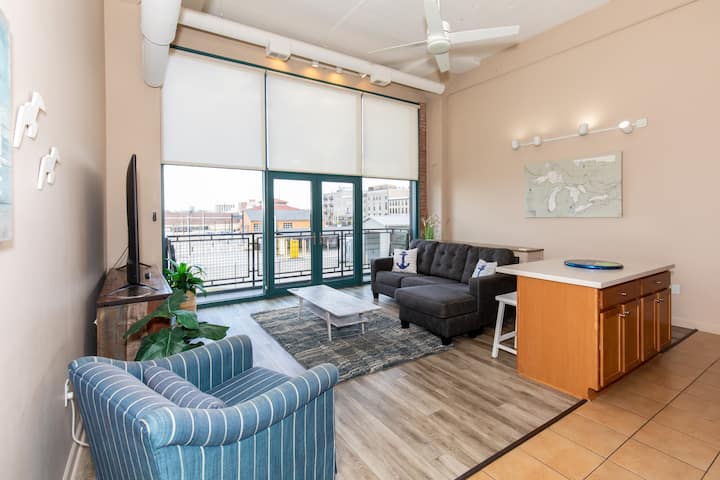 Condo With Lake & Cedar Point View - Sandusky, OH