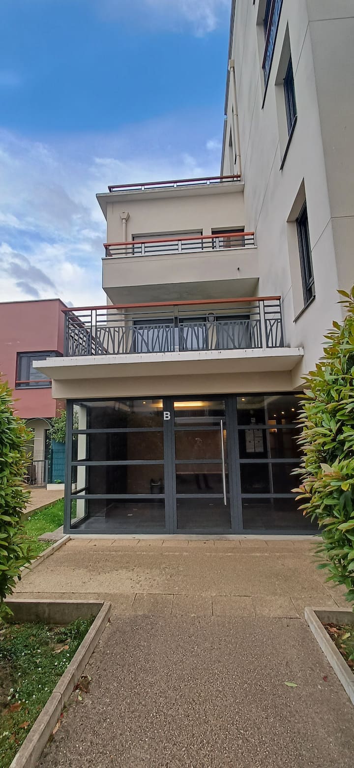 Super Logement Proche De Paris Et La Défense - Colombes