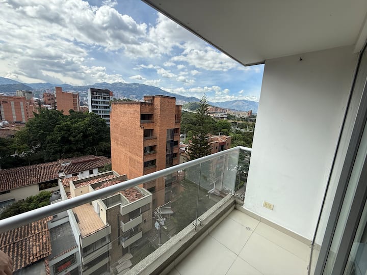 Across From Plaza Mayor | 3br | Covered Parking - Medellín