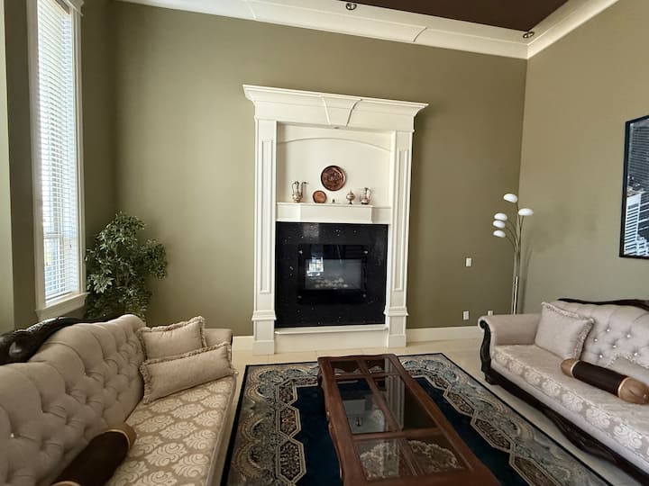 5 Bed 4.5 Bathroom House - Surrey
