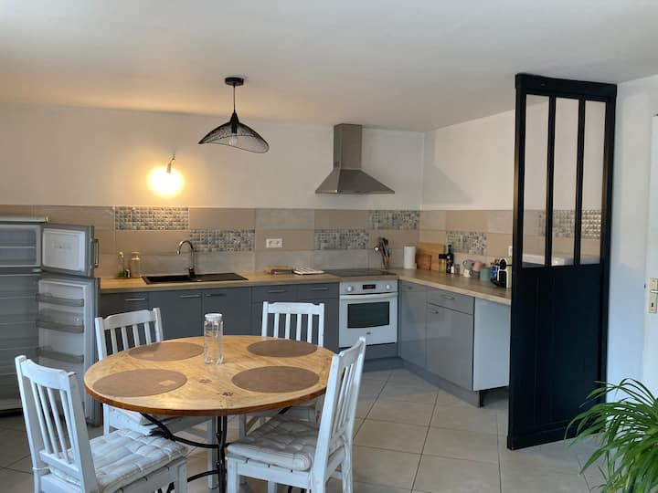 Maison De Ville, Lumineuse, 2 Chambres, Terrasse - コンドン