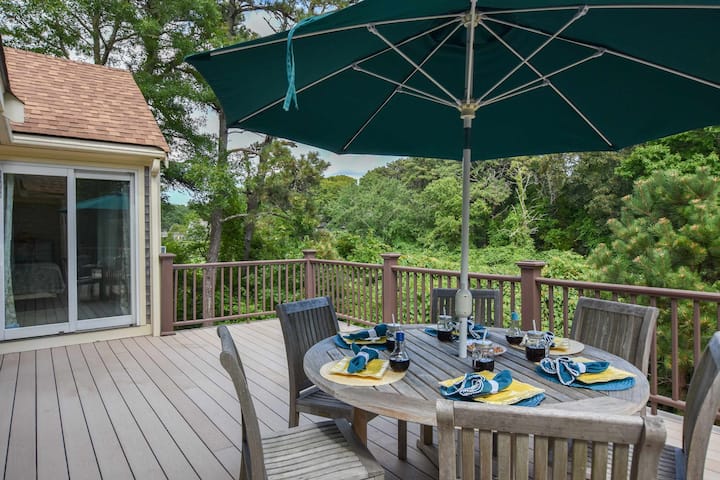 1.6 Mi To Nauset Beach! - Orleans, MA