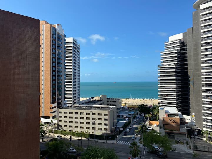Lindo Apto Em Condomínio Fechado Próximo à Av. Beira Mar De Fortaleza. - Fortaleza
