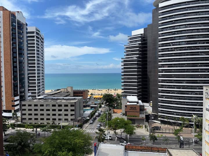 Lindo Apto Em Condomínio Fechado Próximo à Av. Beira Mar De Fortaleza. - Fortaleza
