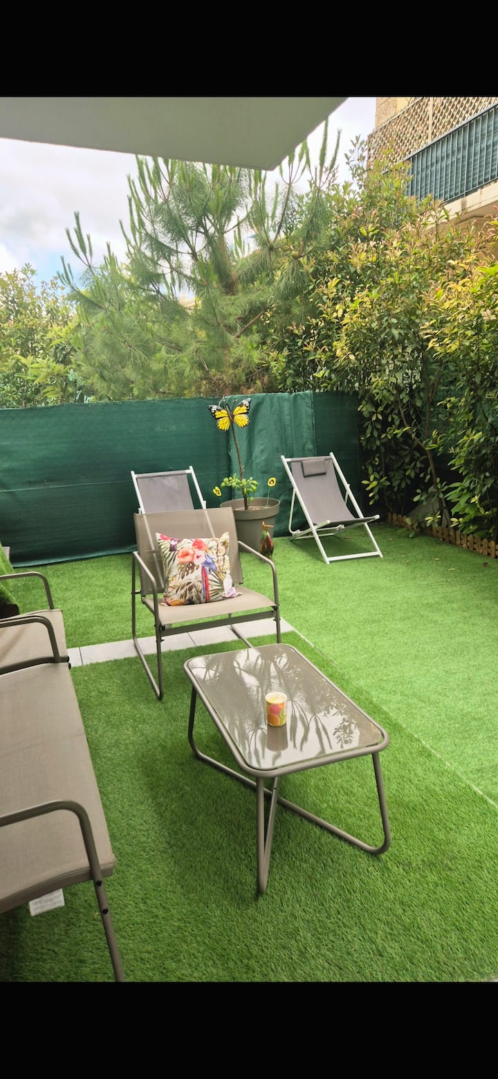Très Joli Studio Rez-de-jardin, Terrasse De 36 M². - Nice