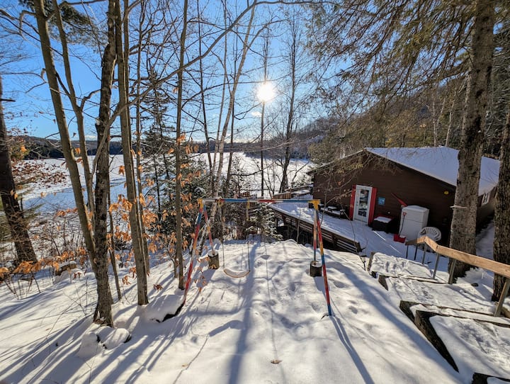 Lakefront Cozy Cottage Full Of Natural Light - Quebec