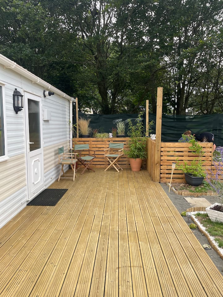 Dod Adref 38x12ft 2-4p Caravan (+Tent Pitch For 2) - Solva