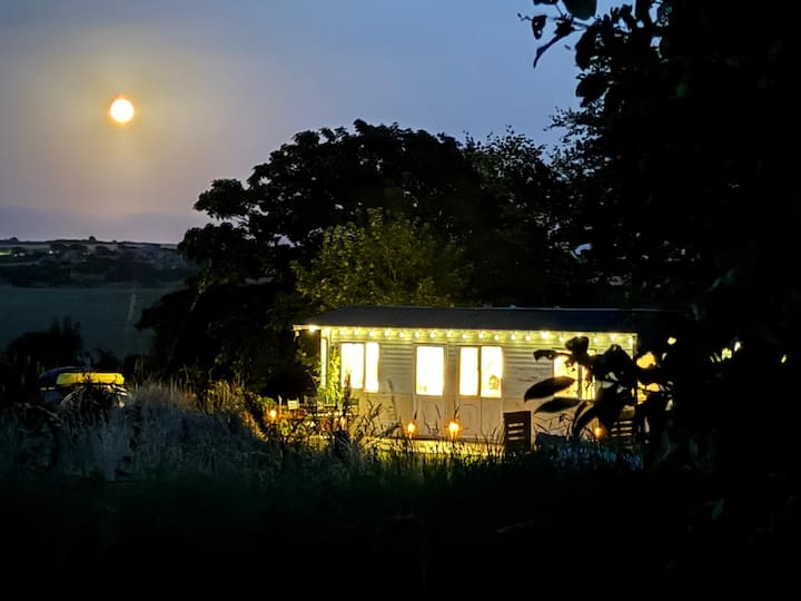 Dod Adref 38x12ft 2-4p Caravan (+Tent Pitch For 2) - Pembrokeshire