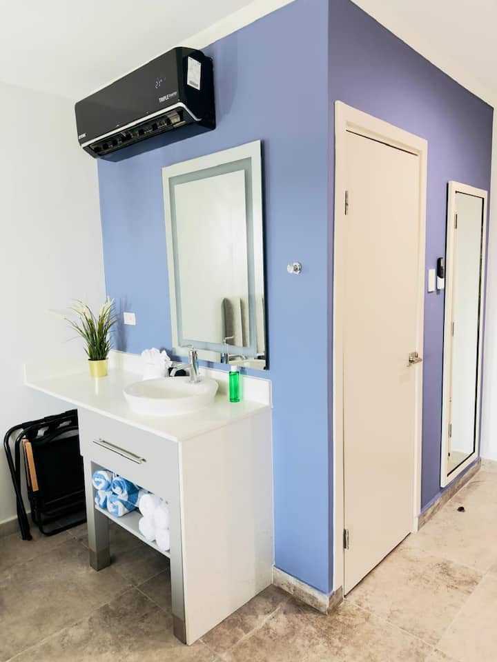 Bushiri's Long Life Std9 W/kingbed & Balcony - Aruba