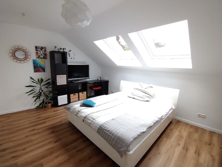 25m² Dachzimmer Mit Eigenem Bad, Nähe Messe - Nuremberg