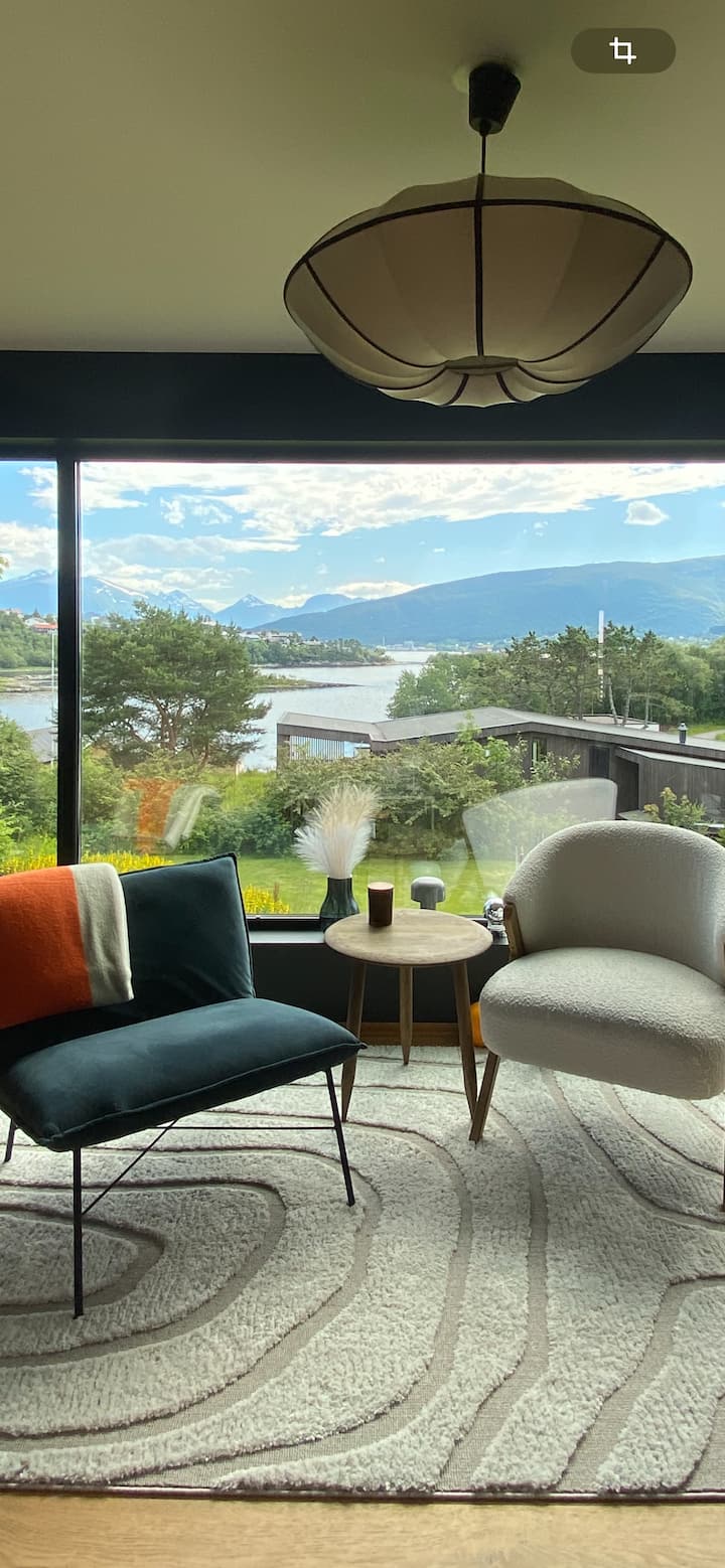 Charming House Near The Beach - Alesund