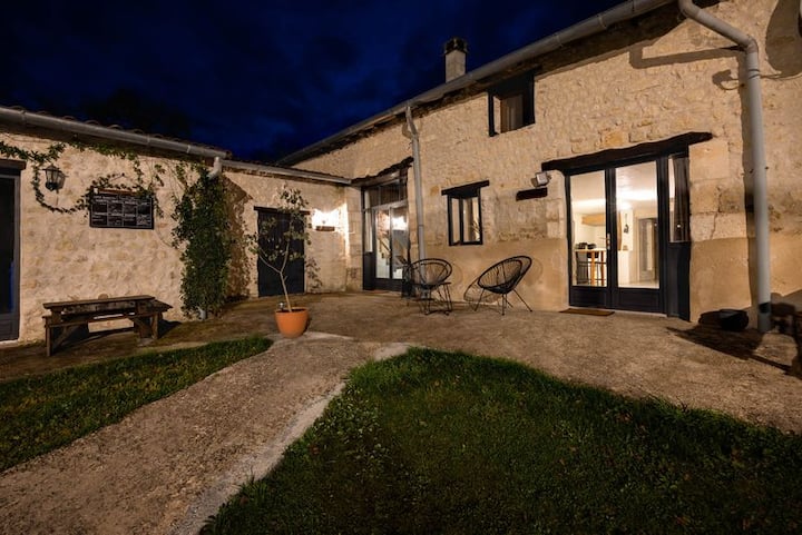 Gîte «Le Pressoir» Métairie Des Gâcheries- Piscine - France