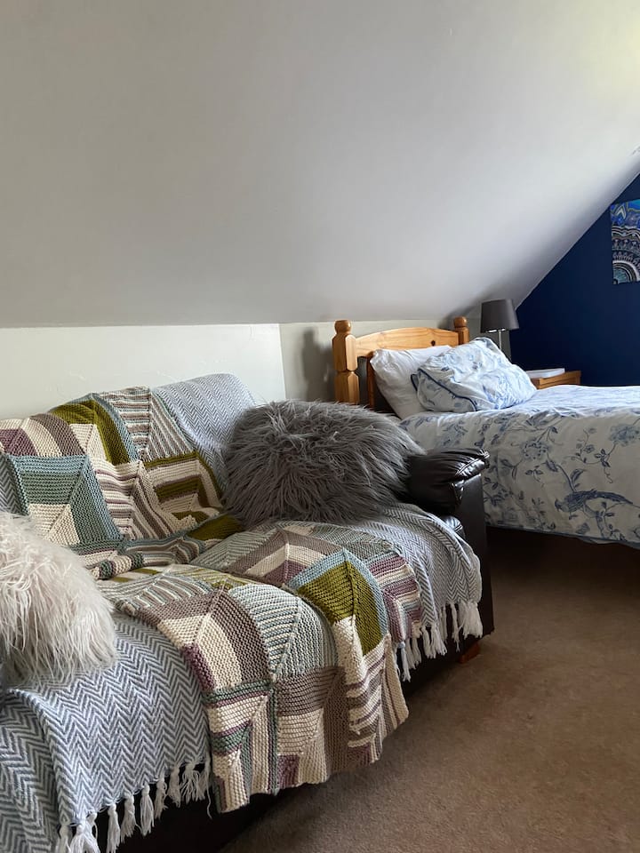 Single Room, Private Bathroom, Breakfast Included. - Haverfordwest