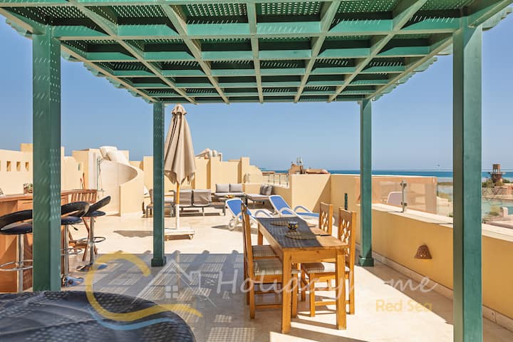 2-br Penthouse With Roof Terrace In Abu Tig Marina - Egypt